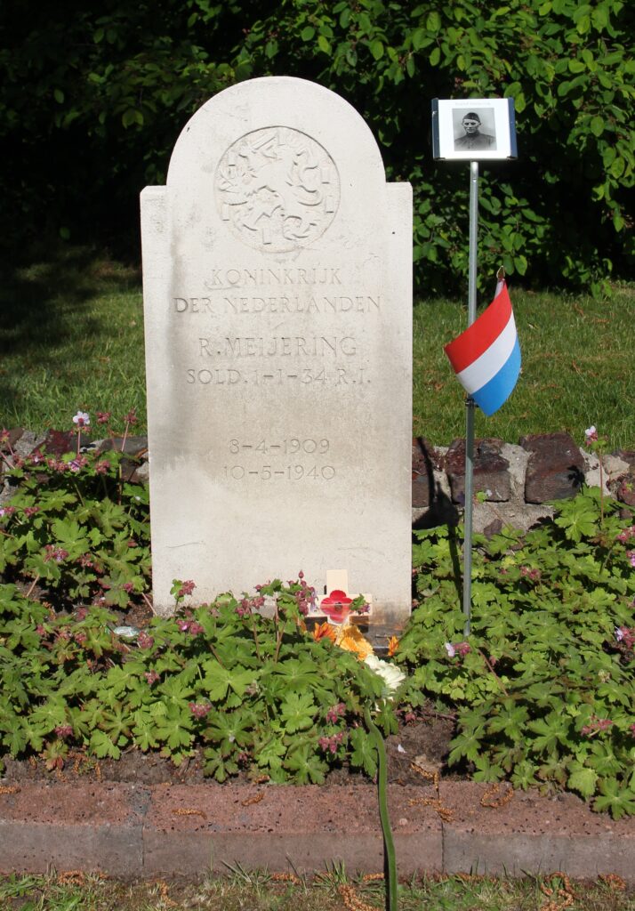 Roelof Meijering, soldaat 1-1-34 R.I. - Dorpsportaal Schoonebeek